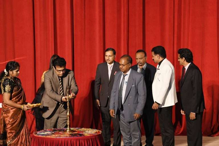 FAIPS-DPS Sets First World Record In Micrography - TimesKuwait