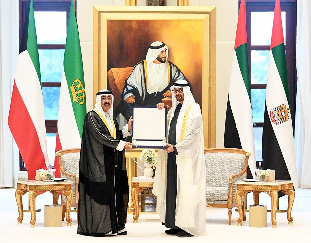 Kuwait Amir, UAE President exchange Orders - Times Kuwait