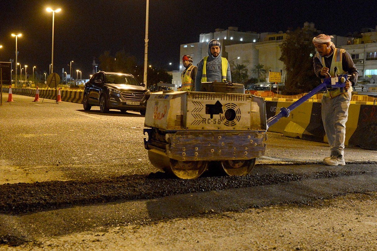 "Public Works" begins major road maintenance in Bayan area - Times Kuwait