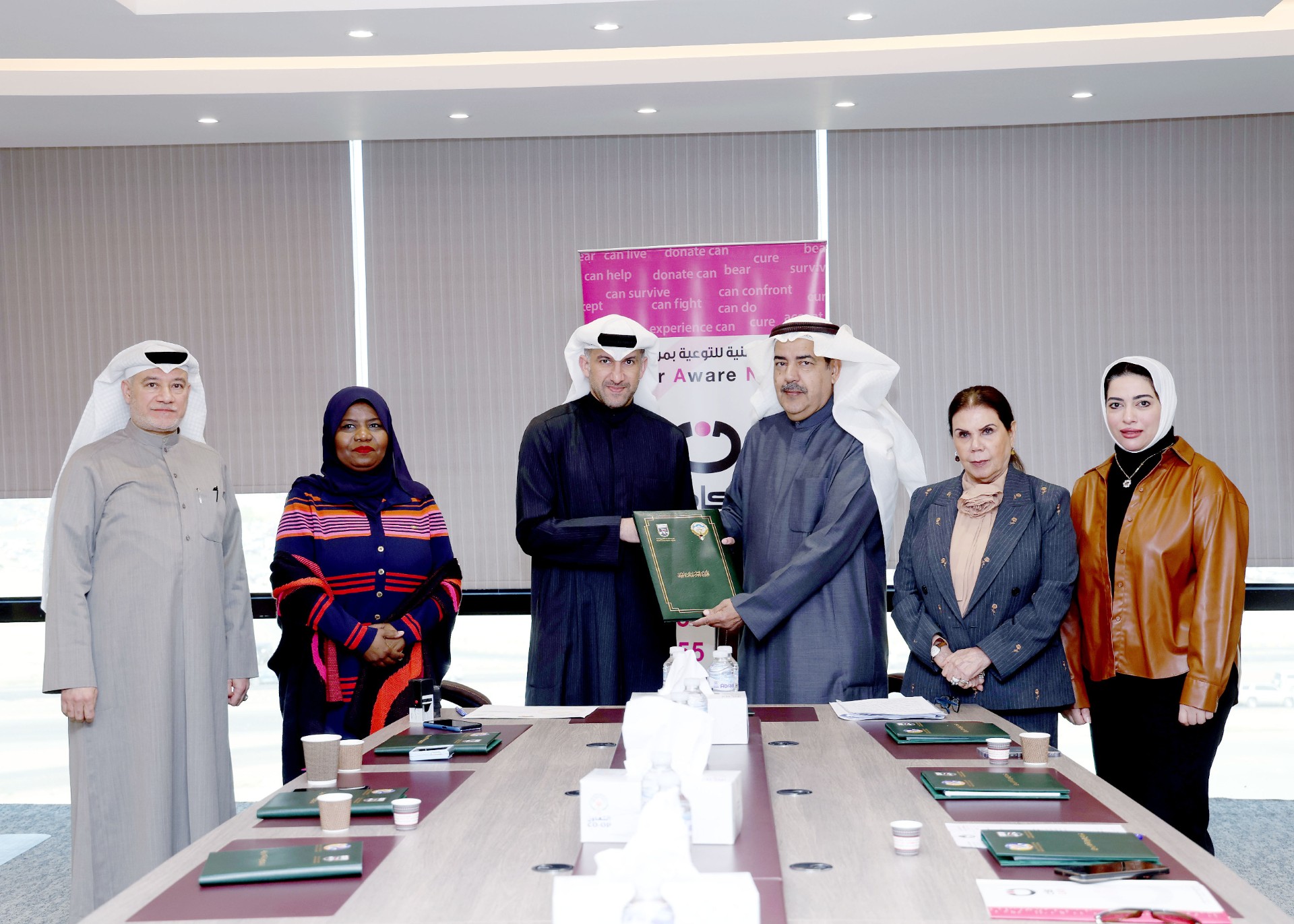 Deal signed to combat smoking and promote cancer awareness in Kuwait ...