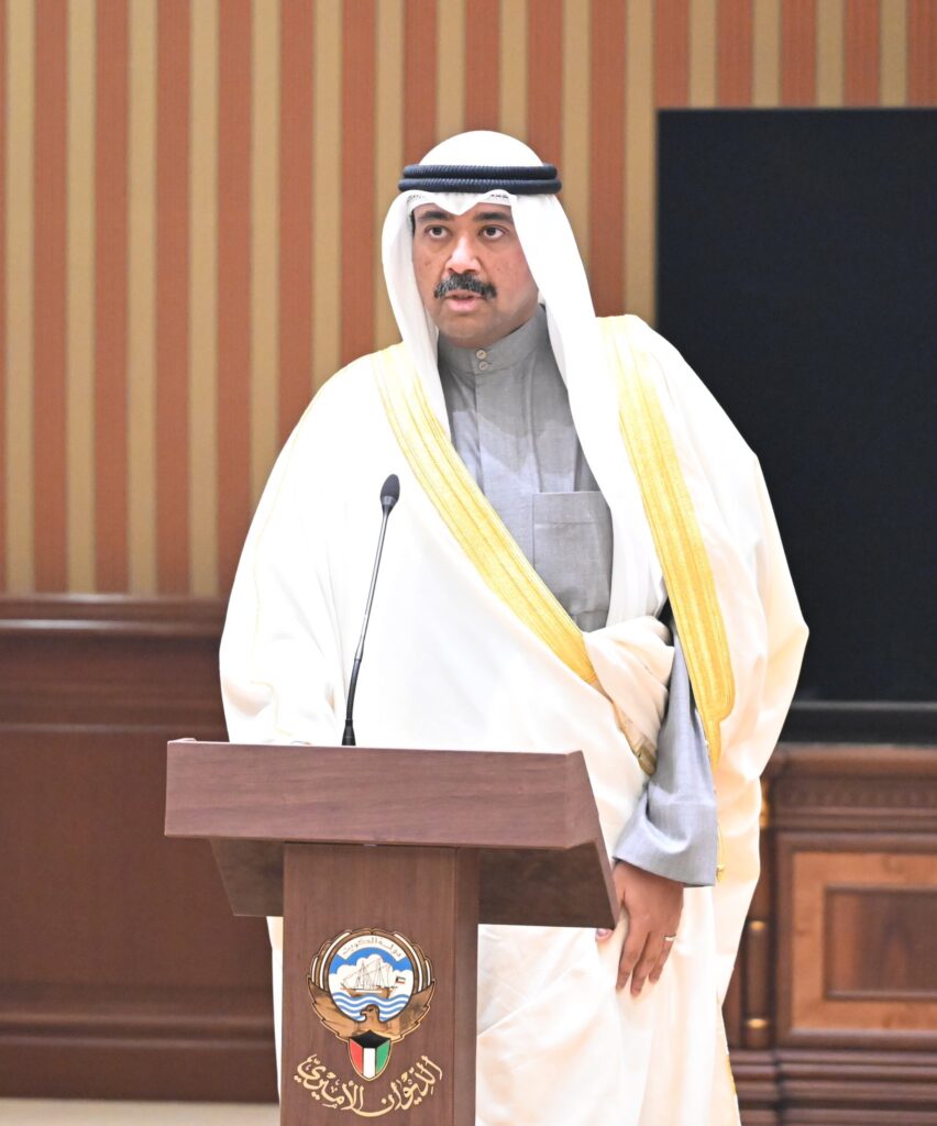 Newly appointed Defense Minister takes constitutional oath before ...