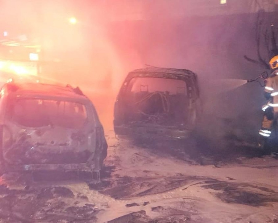 Firefighters contain vehicle blaze in Jahra - Times Kuwait