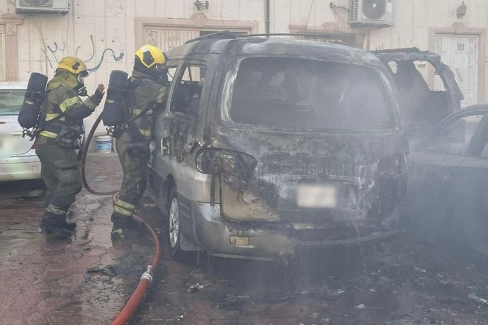 Fire destroys three vehicles in Jahra - Times Kuwait