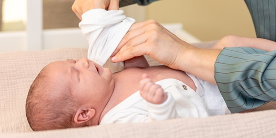 First bacteria after birth may protect babies from serious infections ...