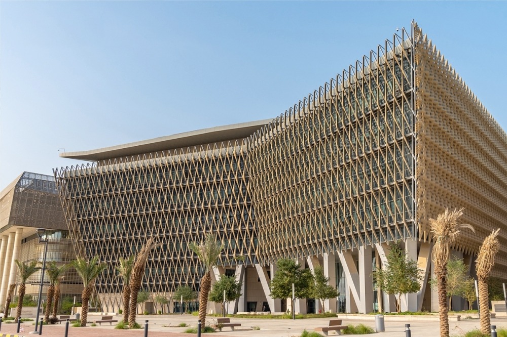 Kuwait University receives electronic college transfer applications ...