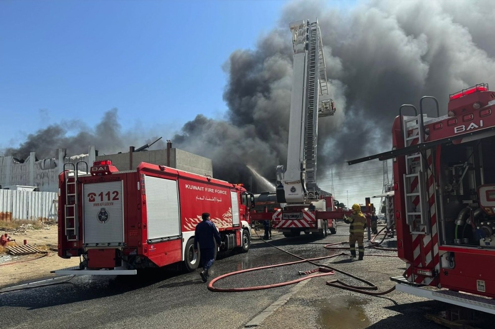 Fire partially destroys factory in Ahmadi industrial area - Times Kuwait