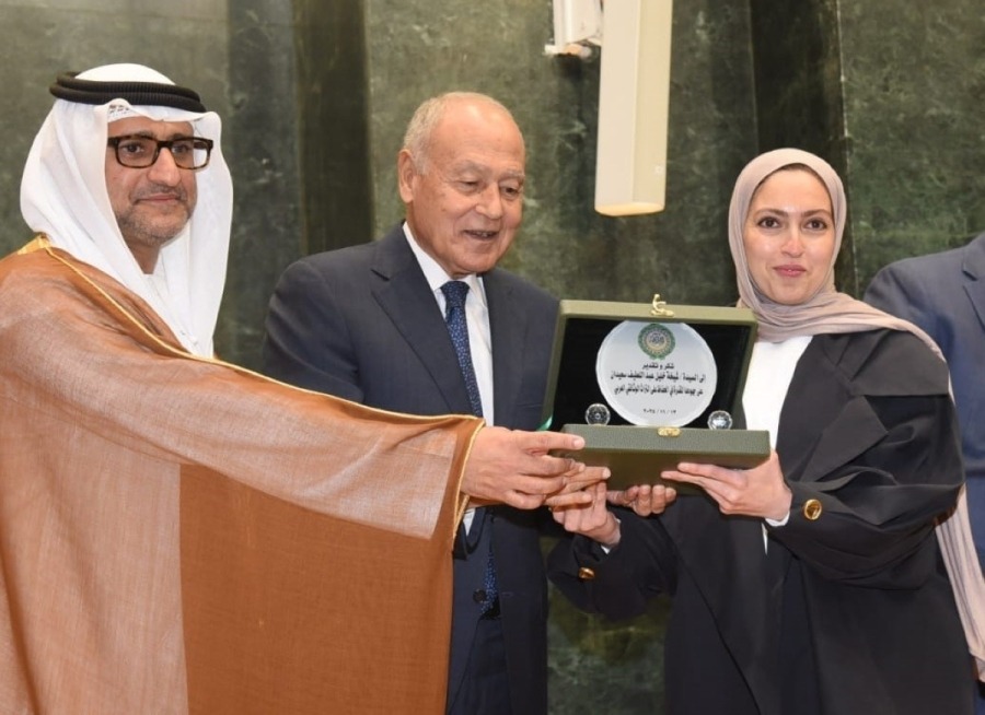 Arab League honors Kuwaiti Professor Sheikha Saeedan for excellence in ...