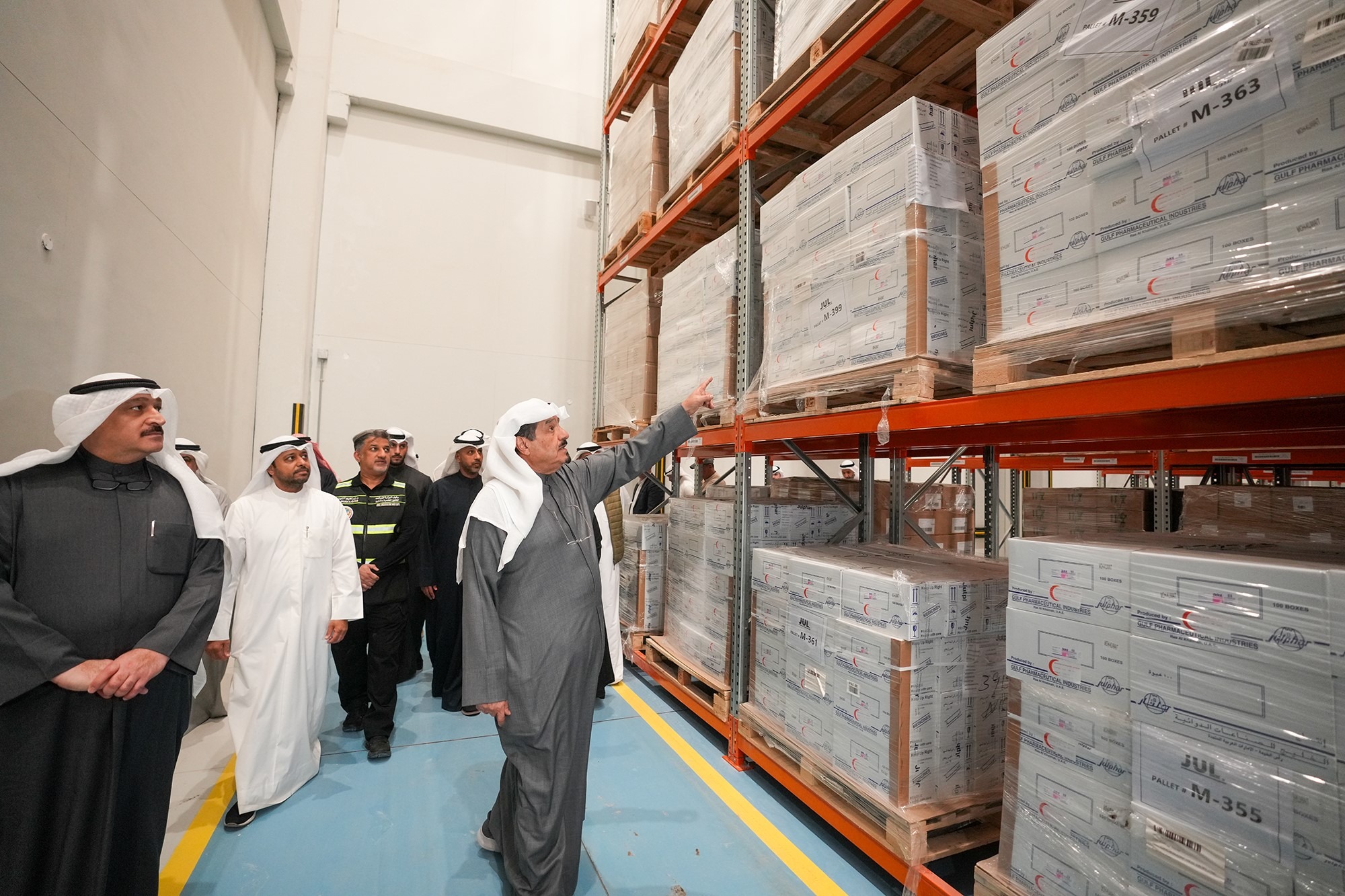 His Highness the Prime Minister checks on medicine stock - Times Kuwait