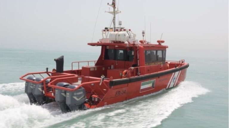 Firefighters rescue two after boat sinks off Al-Julaia coast - Times Kuwait